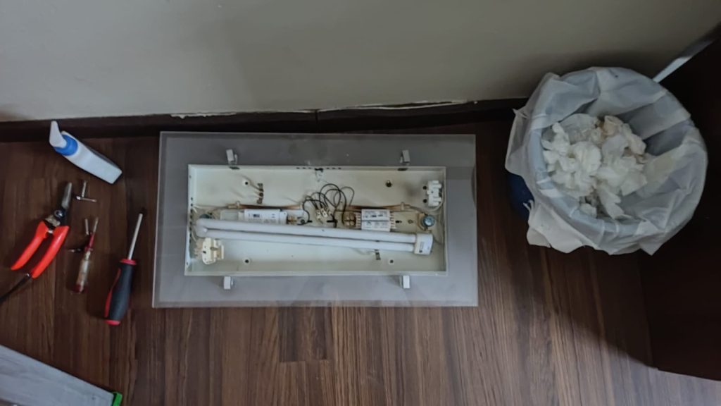 Dismantle Light Set - Reliable Electrical Services